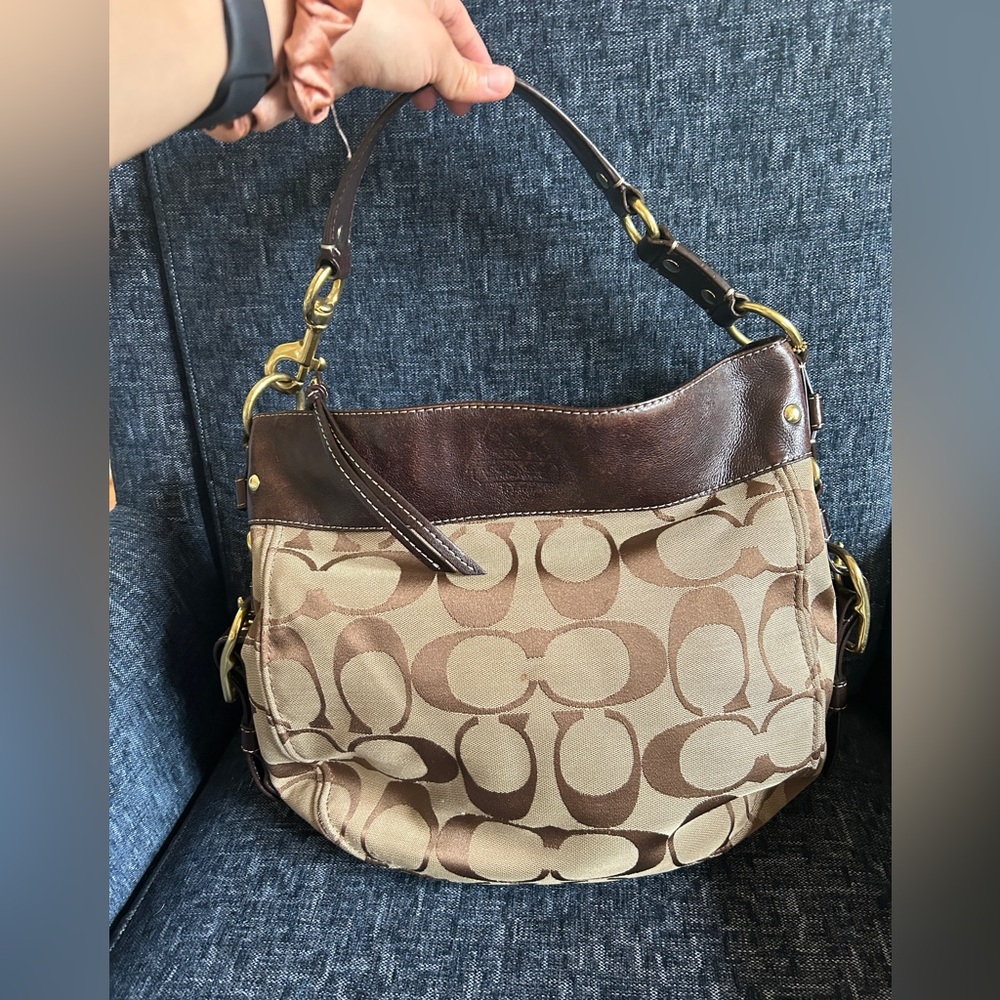 Coach Signature Canvas Shoulder Bag - Gem